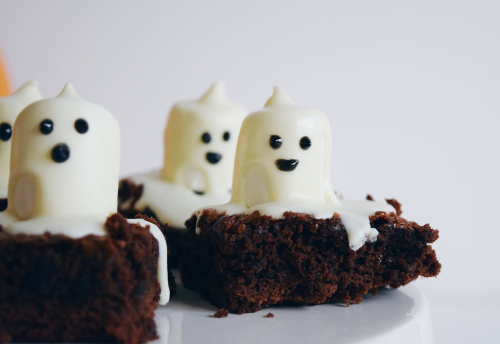 How to Make Spooky Boo Brownies for Halloween | Simply Sianne